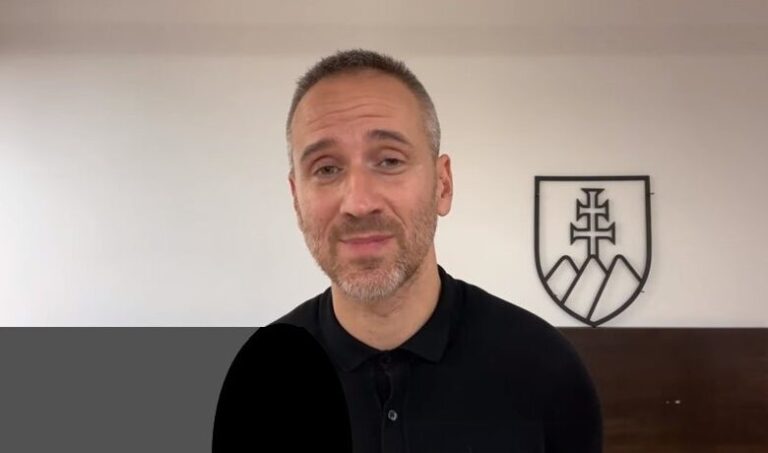 Pavol Slota o diablových synoch z KDH: Vodu kážu, víno pijú | Slovenské ...